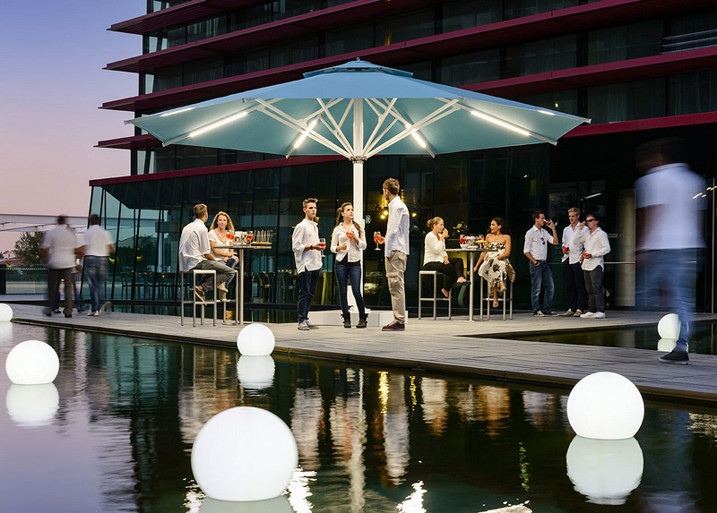 Parasol géant automatique : Commandez sur Techni-Contact - Parasol pour ...