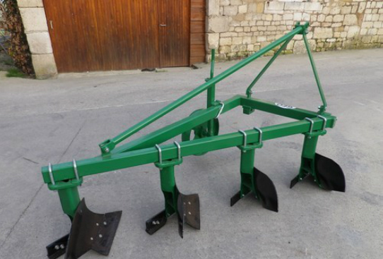 Charrue 4 socs pour tracteur : Devis sur Techni-Contact - Charrue