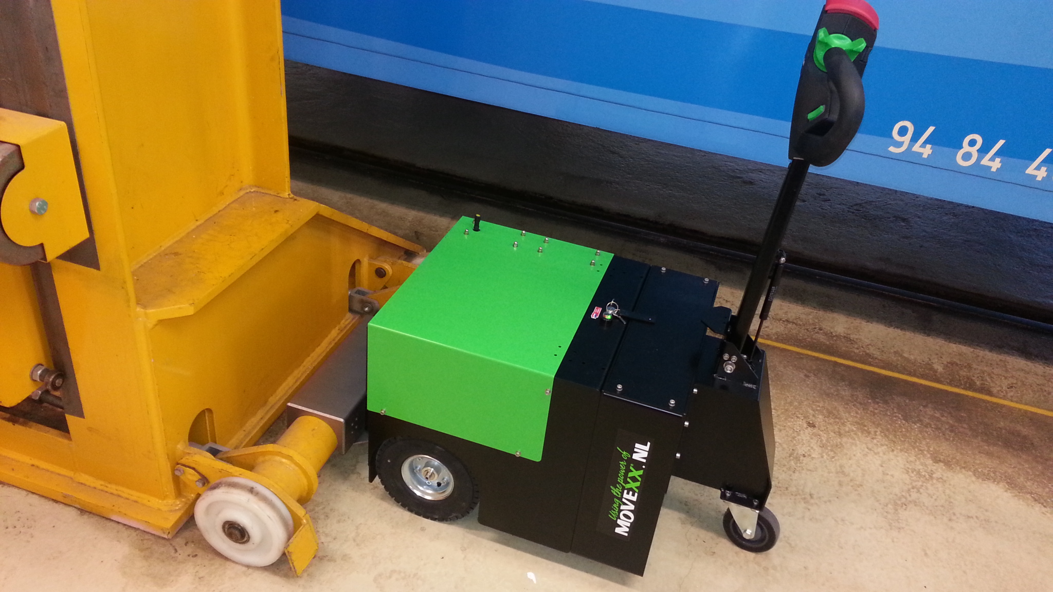 Tracteur pousseur électrique 3500 kg : Devis sur Techni-Contact ...