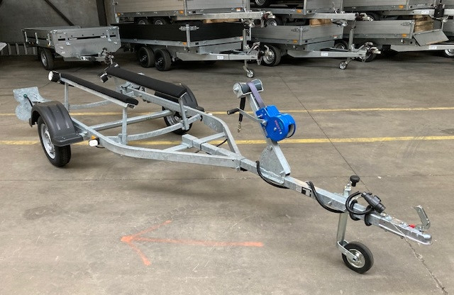 Remorque jet ski : Devis sur Techni-Contact - Remorque avec treuil à sangle