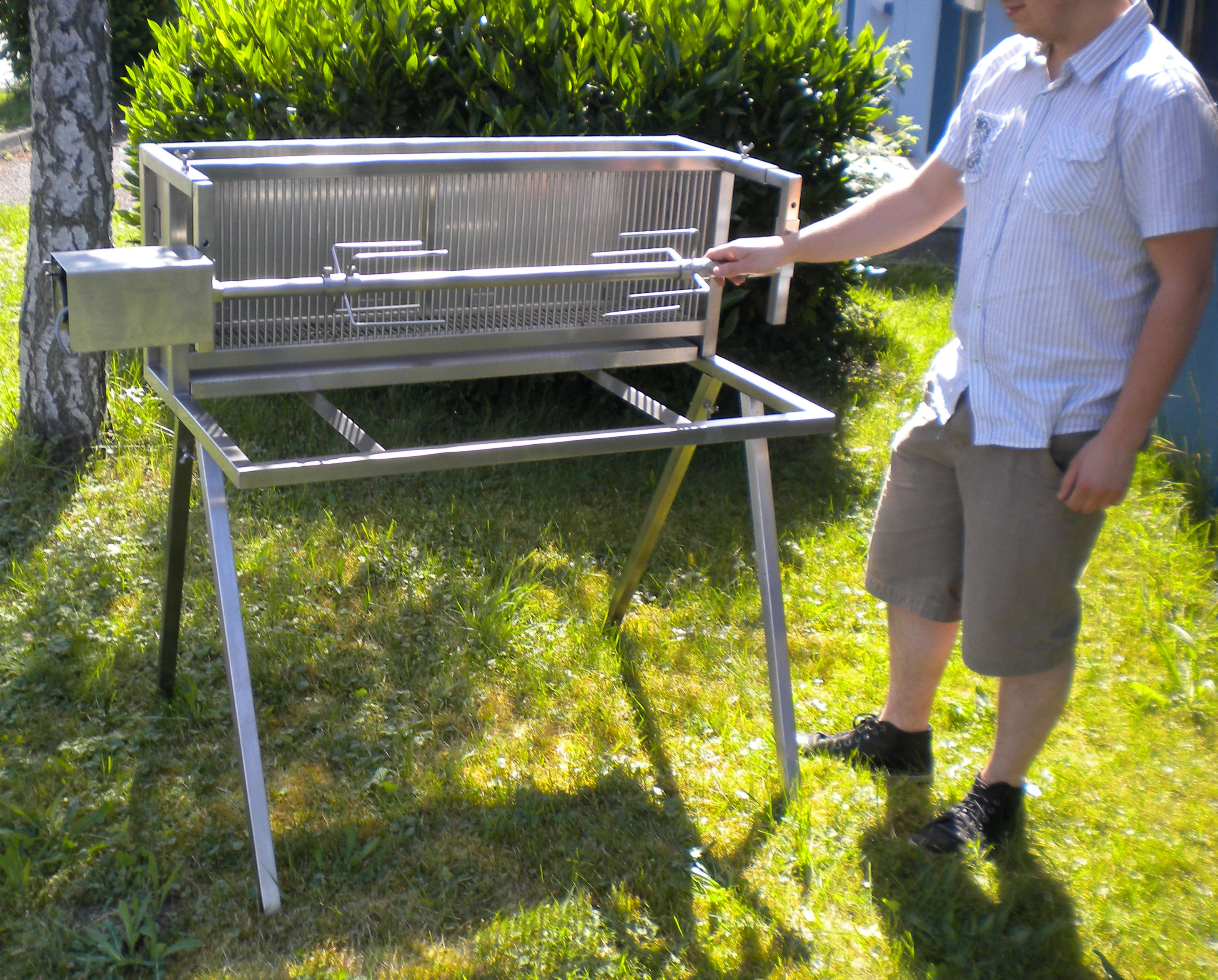 Tourne broche braisière bois : Devis sur Techni-Contact - Tourne broche ...