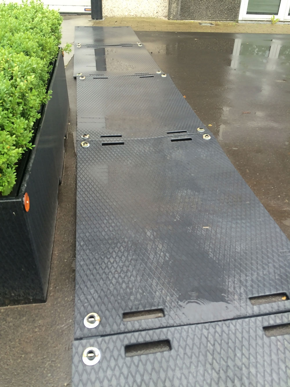 Plaque de roulage économique : Devis sur Techni-Contact - Plaque de ...