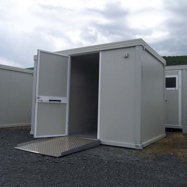 Bloc sanitaire pmr neuf avec wc pmr, lavabo pmr, wc standard et lave ...