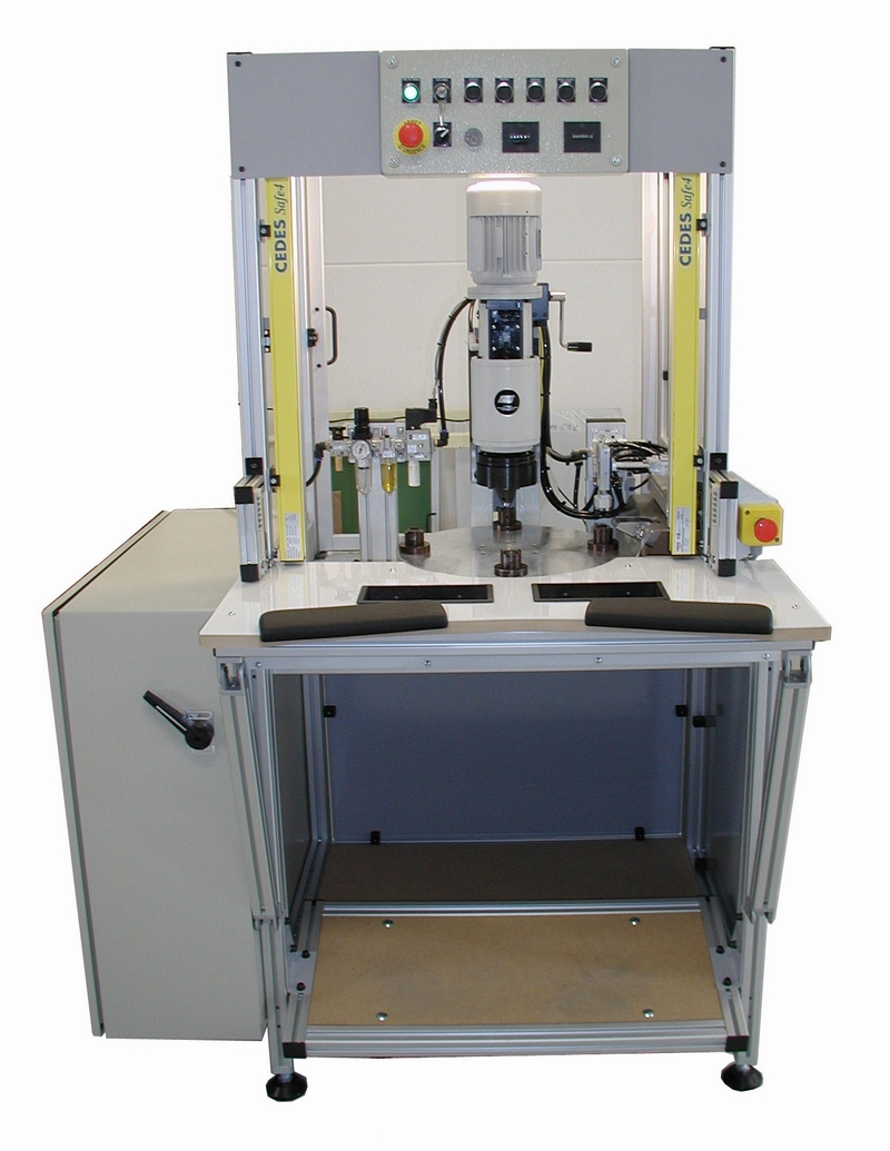 Machine spéciale de rivetage à plateau tournant : Devis sur Techni ...